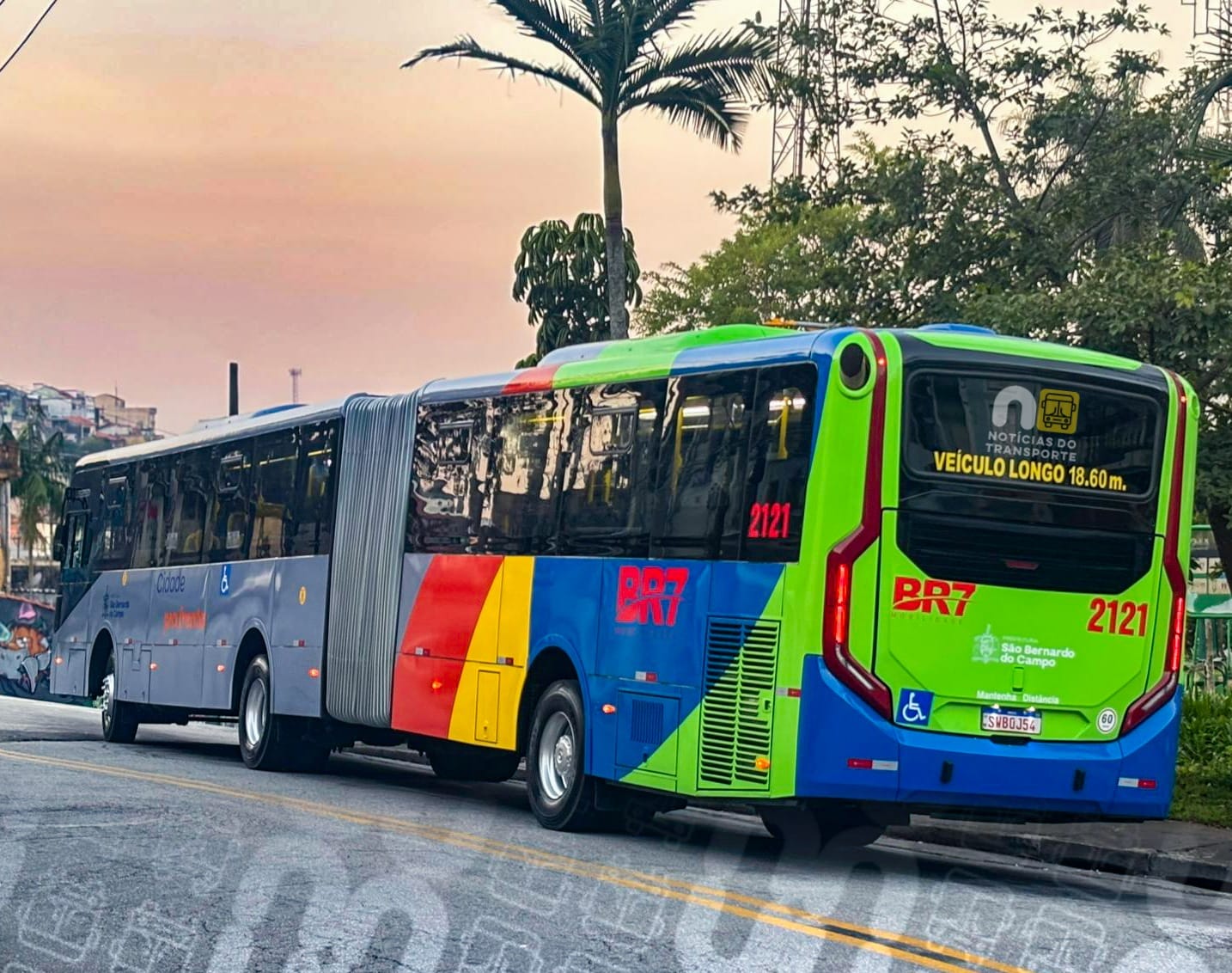 BR7 Mobilidade inicia operação de novo ônibus articulado em São ...